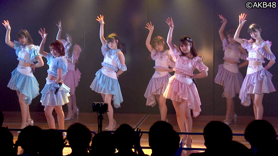 AKB48 LOD撮影スタッフ on Twitter: "本日2回目の劇場公演は18:00から、 #浅井チームB「アイドルの夜明け」公演が行われます！是非ご覧ください！https://t.co ...