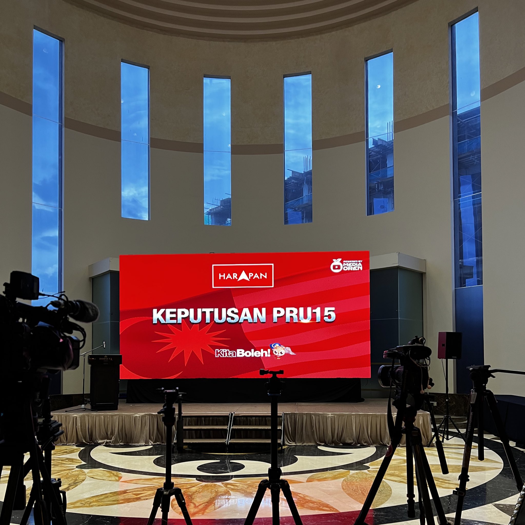 Hadi Azmi on Twitter: "Good evening from Subang Jaya. I am at Pakatan Harapan’s base for tonight ...