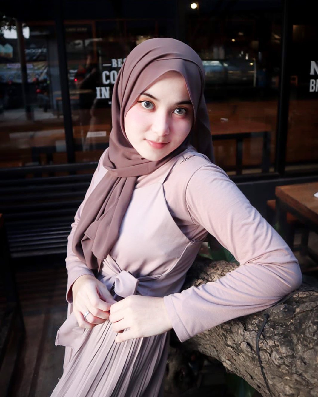 BACOL HIJABERS on Twitter: "Bacolan ane tadi malem, malem ini enaknya siapa ya? 😊💦 https://t.co ...