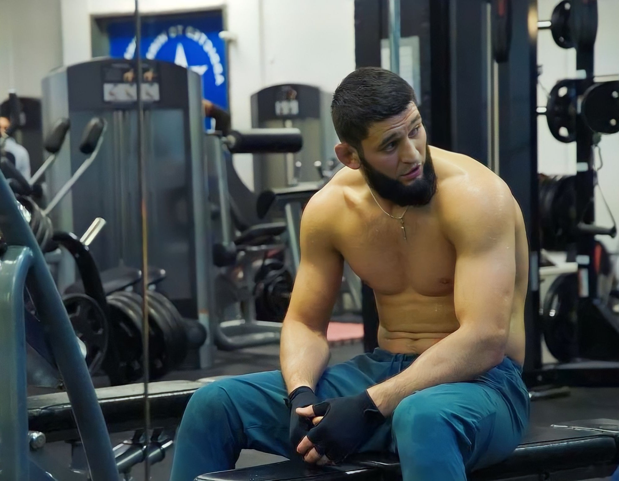 𝕽𝖆𝖎𝖓𝖒𝖆𝖐𝖊𝖗 on Twitter: "Khamzat is ready to take on Alex and Jiri next 👀 https://t.co/djAzjxaG5v ...