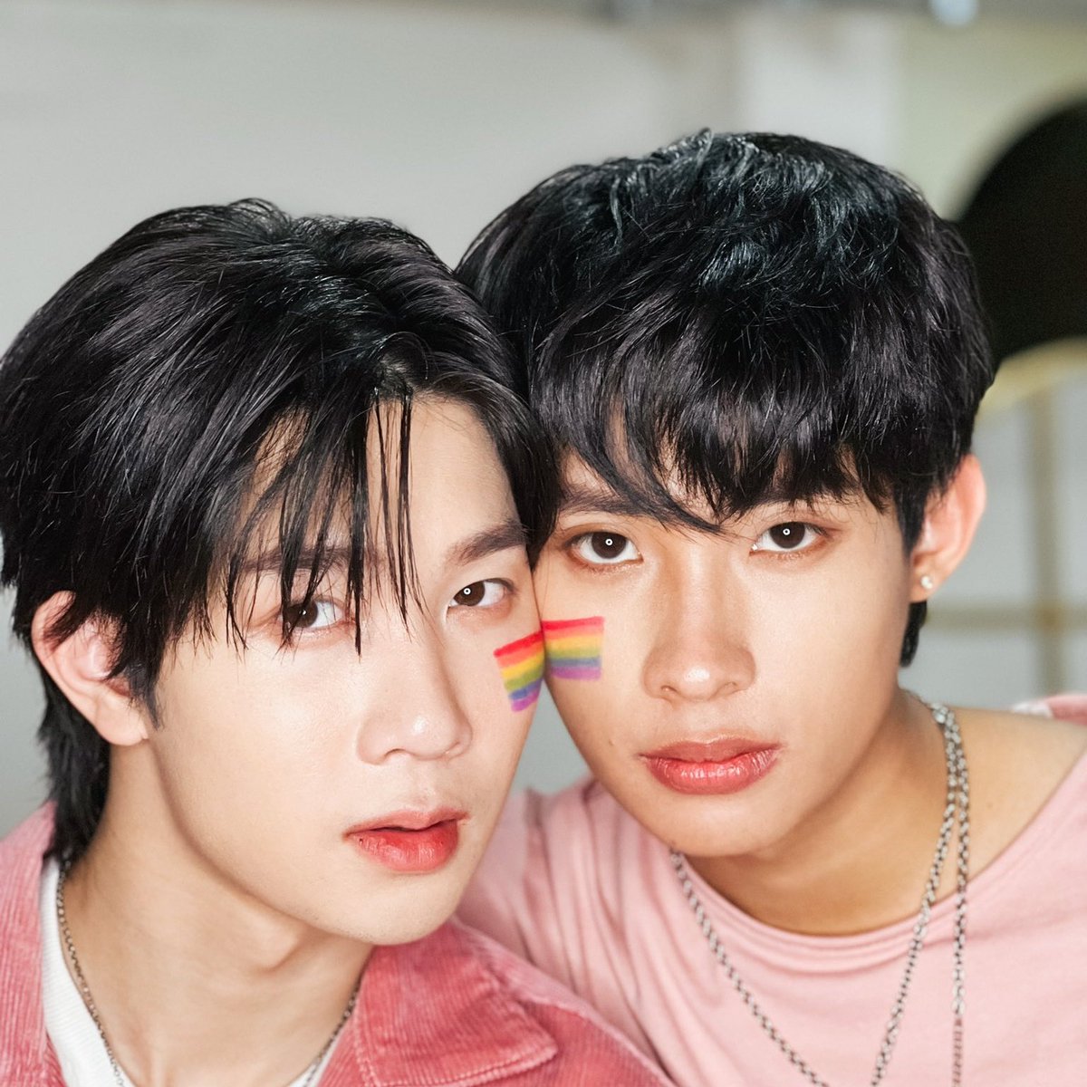 fuji; 【 BetweenUs】 on Twitter: "VENCEMOS!! FINALMENTE UM BL DAS LENDAS VISUAIS"