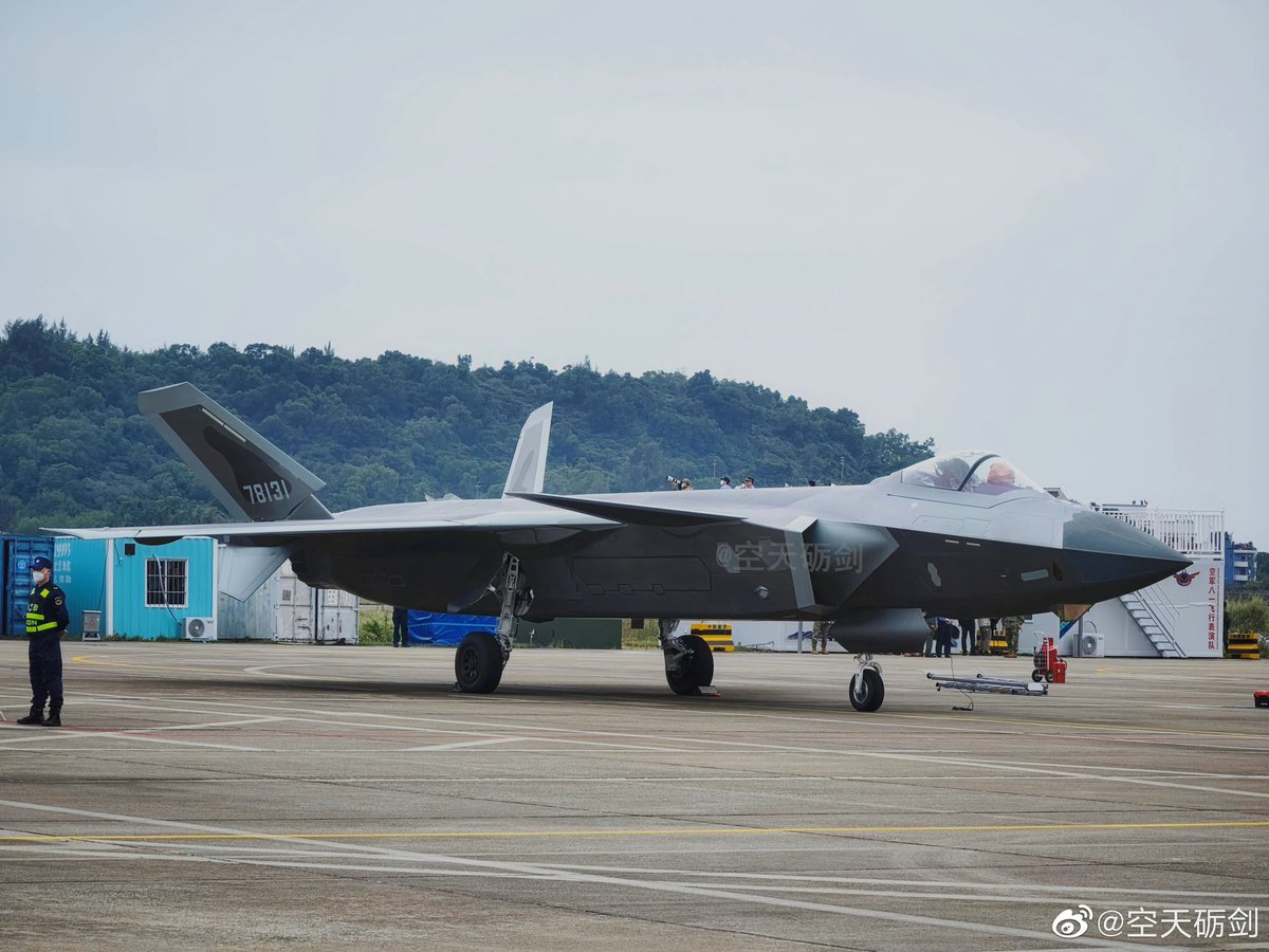 David Wang on Twitter: "2 x J-20 Ground Display ‘78130’ ‘78131’ PLAAF Uncovered the EOTS"