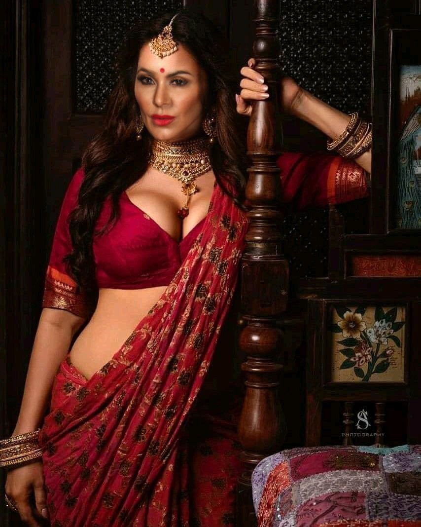 Kendra Lust™ on Twitter: "RT @KendraLust: #sareelove #saree #India 🇮🇳"