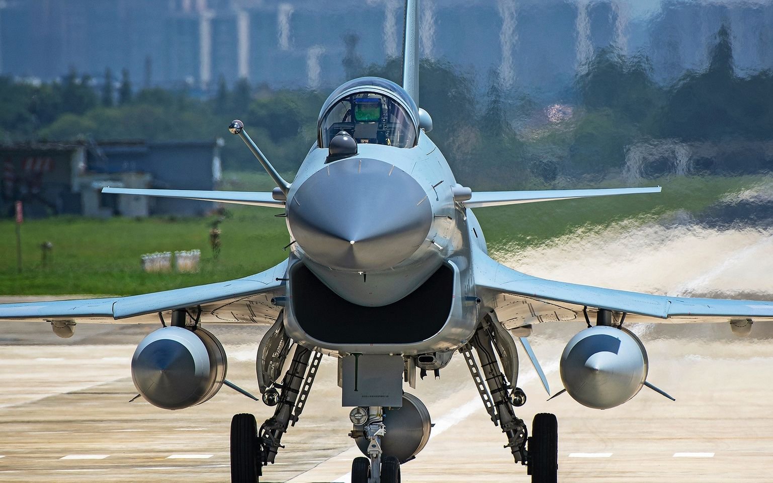 International Defence Analysis on Twitter: "Beautiful Clicks of the J10C Aircraft. https://t.co ...