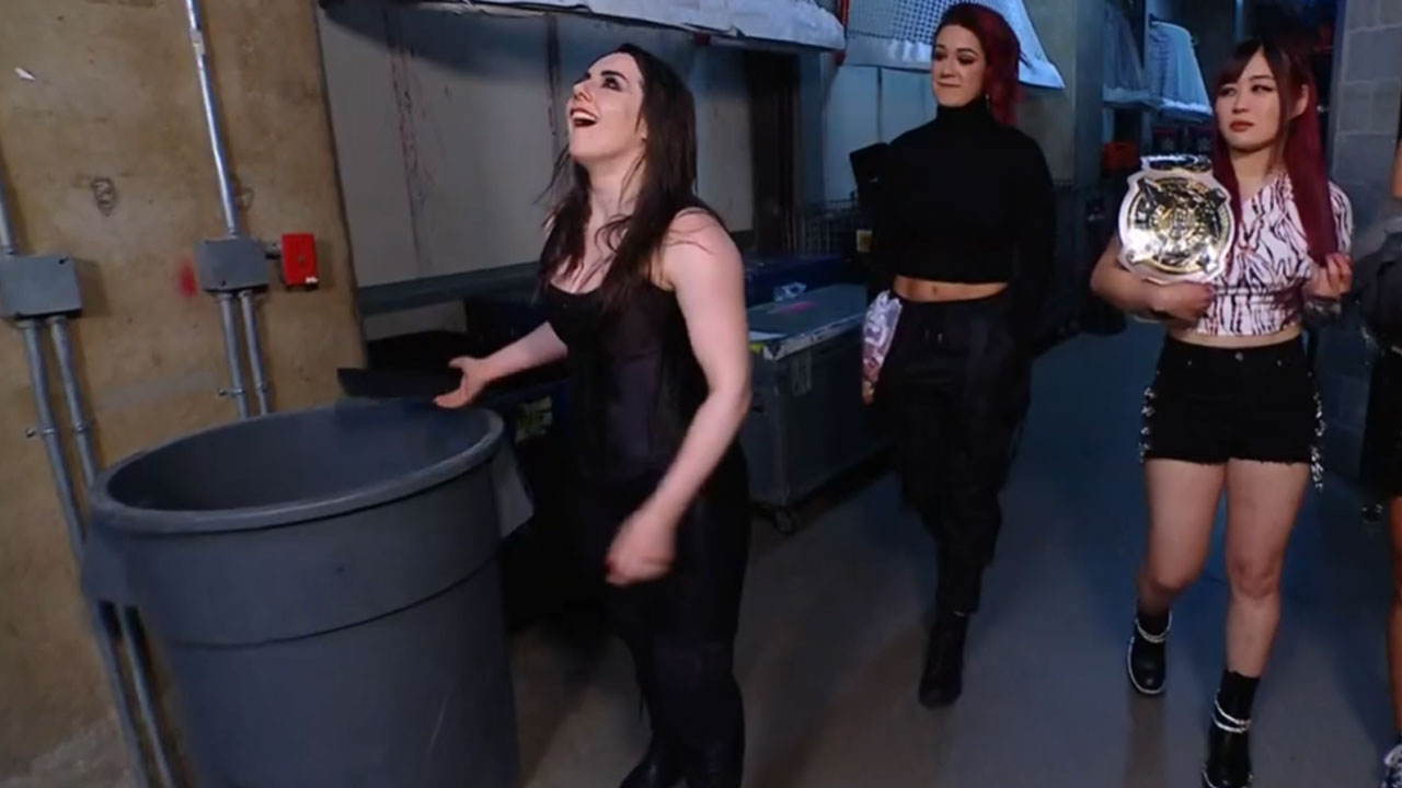 Catch-Newz on Twitter: "Nikki Cross a (presque) jeté le titre 24/7 à la poubelle, est-ce la fin ...
