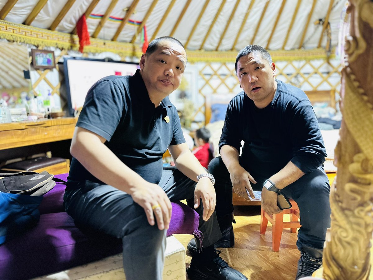 Шилэн Цогоо On Twitter 1998 оны 10 сараас хойш салаагүй л яваа хоёрдоо