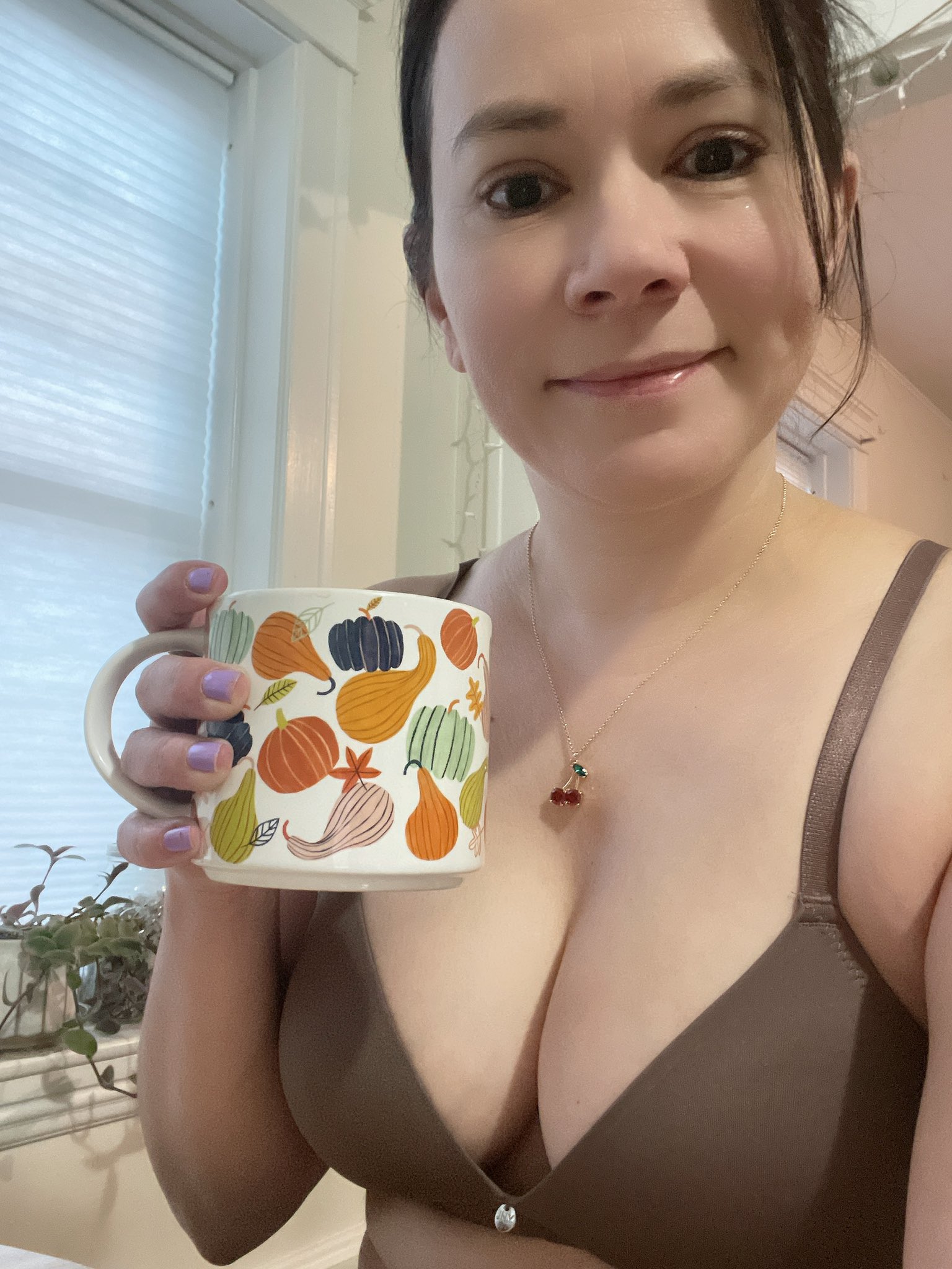 Patsy 💛🧡 on Twitter: "Morning selfies photobombed by a curious bystander 😂😂😂😂😂Happy Tuesday with ...