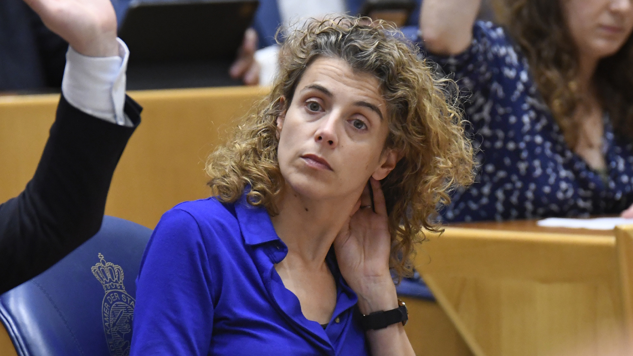 Vandaag Inside on Twitter: "VVD-fractie steunt toch asielwet na gesprek met Mark Rutte https://t ...