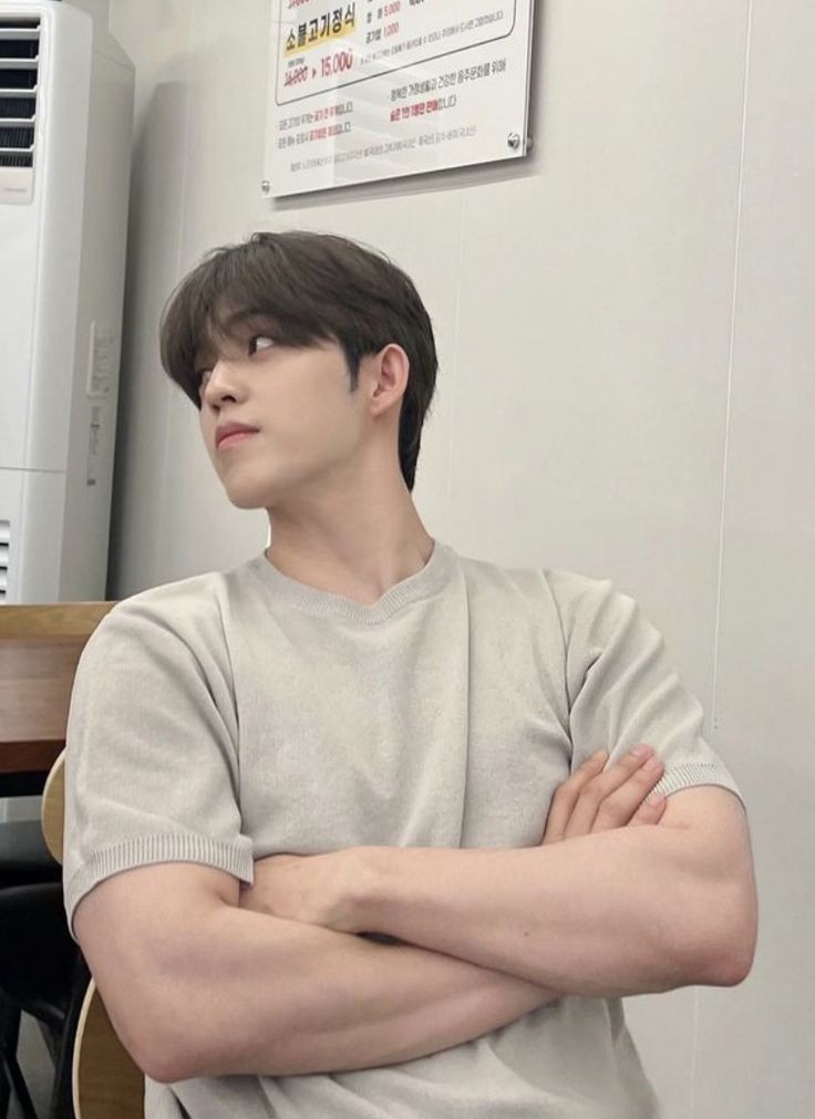 셀리🍒 on Twitter: "@tanyakanrl Gw rasa tangan dia ma lu jg gedean dia 🤭 ...