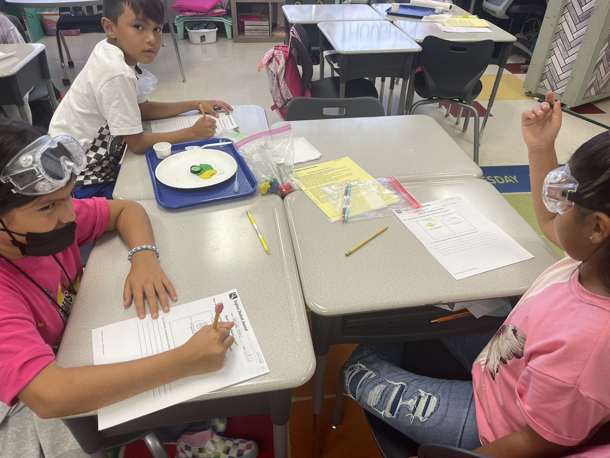 Travis_Roadrunners on Twitter: "Students in Ms. Van Fossens 3rd grade ...