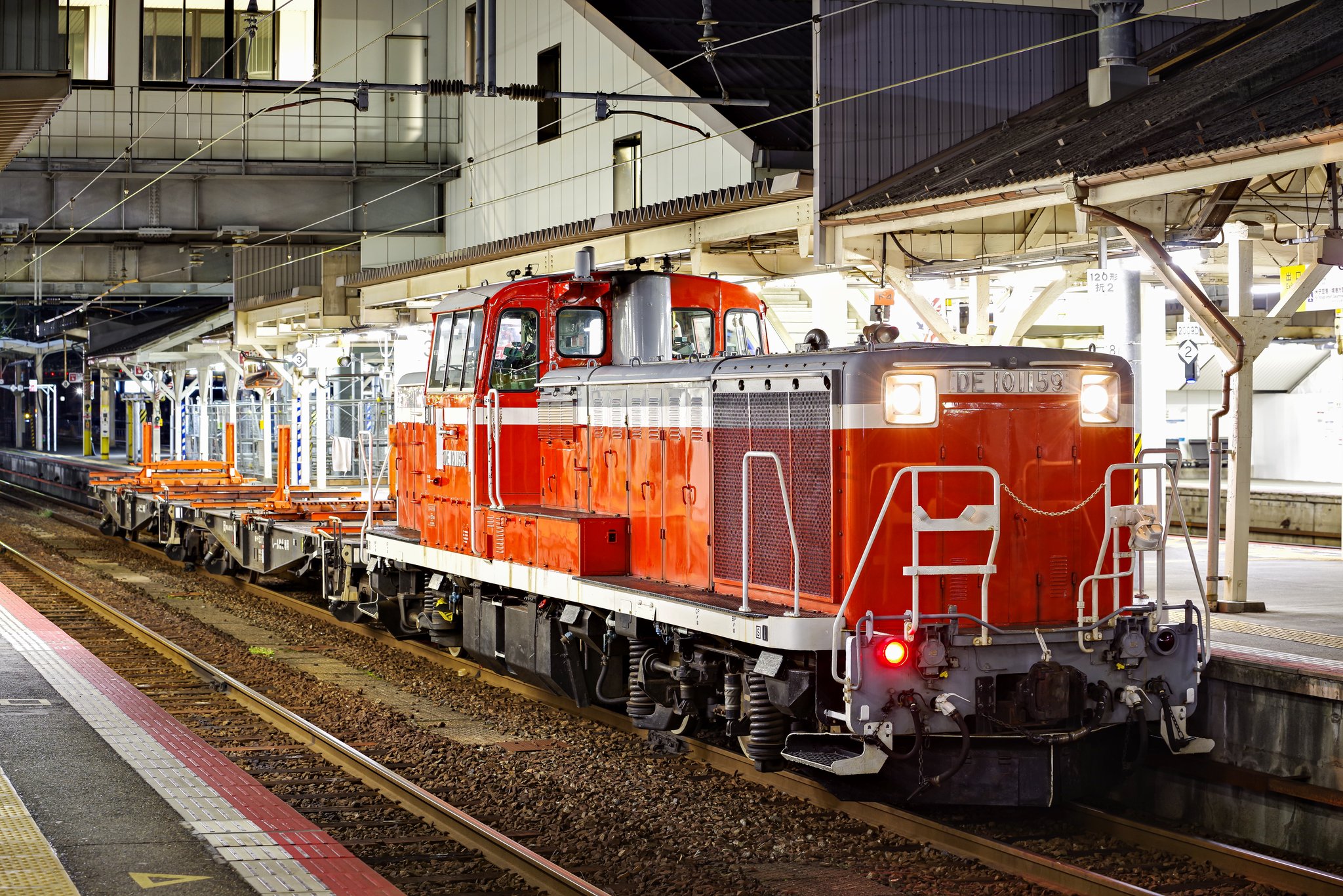 すたーらいと(写真垢) on Twitter: "2022/11/8-9 工9393レ〜工9392レ 出雲三成工臨 DE10 1159号機+チキ2車 https://t.co ...