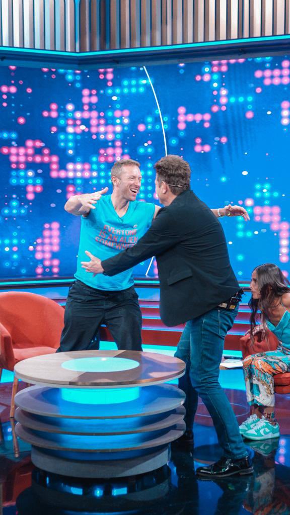 Bebe Contepomi on Twitter: "El minuto a minuto de mi abrazo con el querido #chrismartin # ...