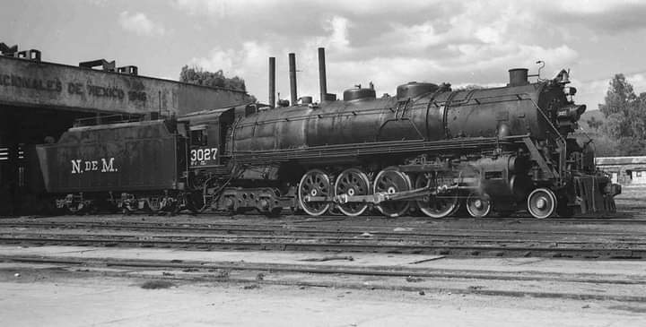 Railway Fan on Twitter: "Locomotoras NdeM, Niágara #3027 y #1434. En los talleres de Emp, Esco ...