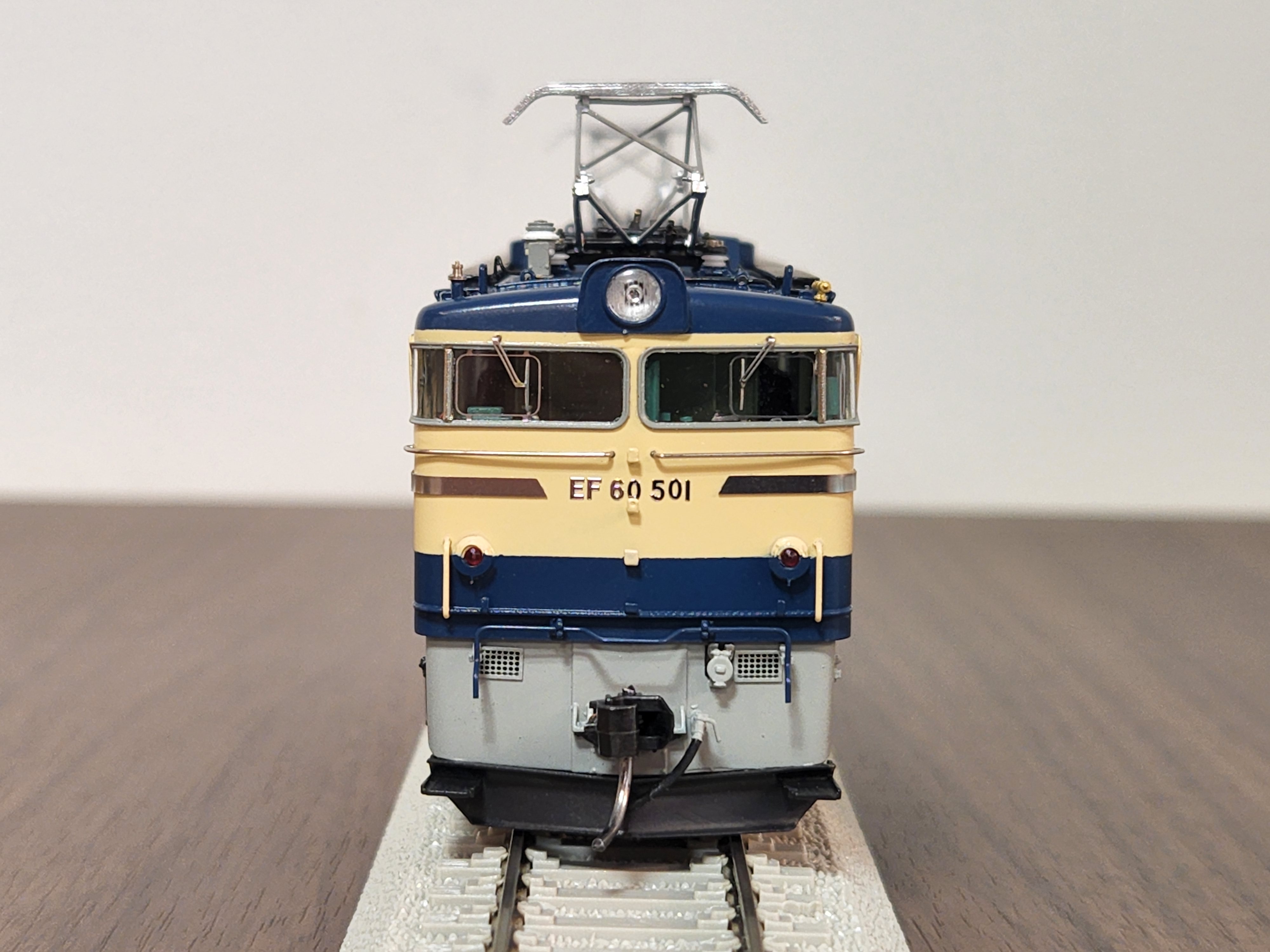 カツミ有楽町店 on Twitter: "【ムサシノモデル・EF60・2種類発売中！】 1灯ライトが懐かしいEF60形。貨車や20系客車の牽引機にぜひご利用ください。ご来店お待ちしております ...