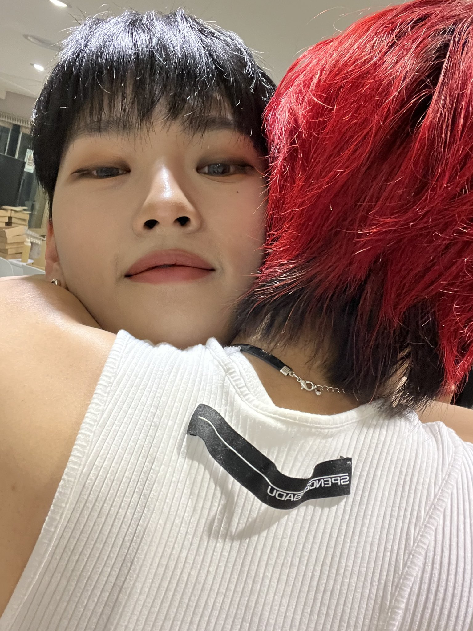 위아이(WEi) on Twitter: "[#석화] [#유딩즈] 요즘 사이 좋은 우리 ㅋ...ㅋ https://t.co/yvtx8S2LdG" / Twitter