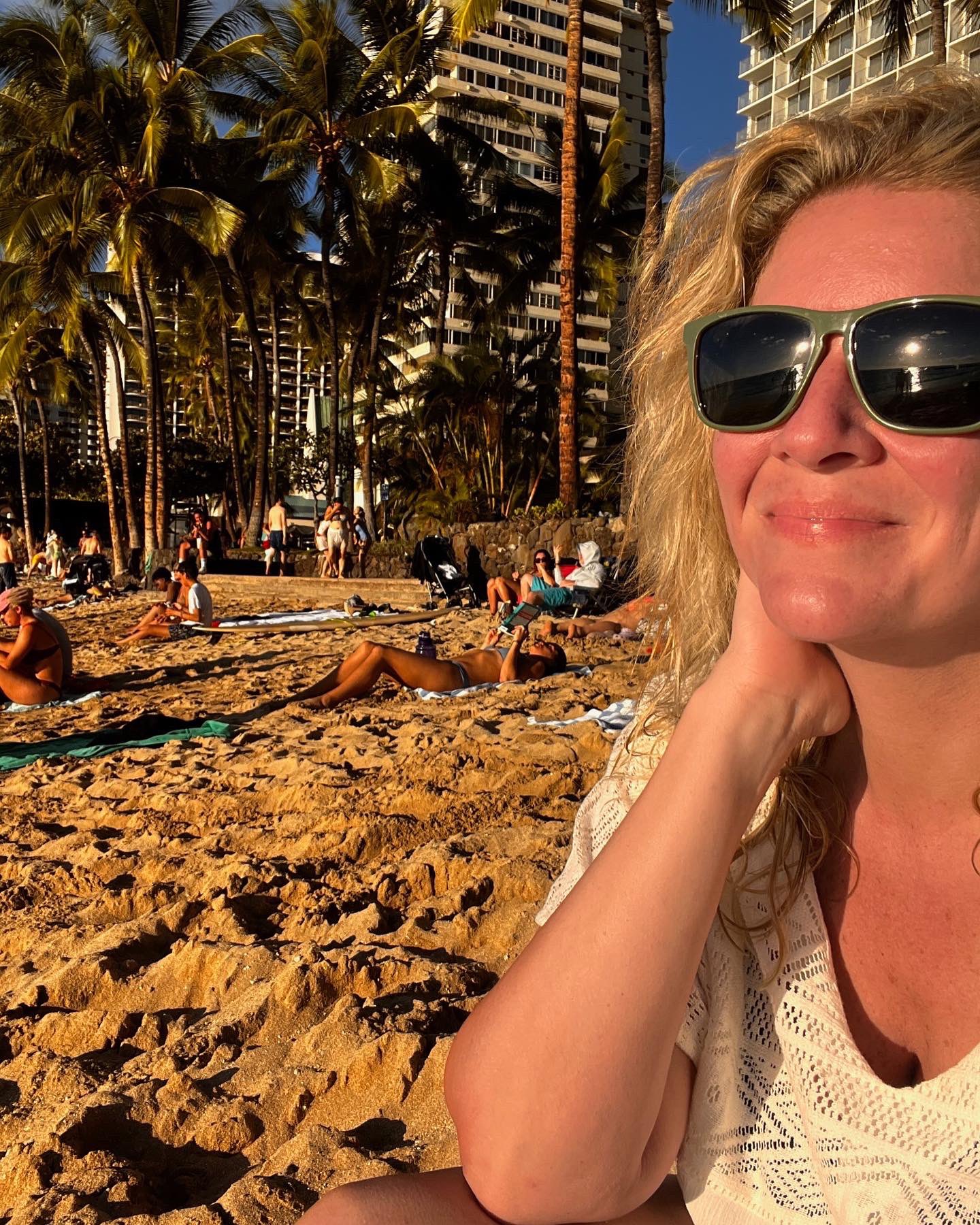 Amanda Freitag on Twitter: "A little work in Hawaii… 😉 ️🌴 https://t.co/zTjKvz01Ts" / Twitter