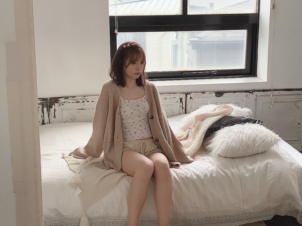 Liyuu STAFF on Twitter: "FC #YuUKoiDays 本日発売！ #月刊ドラゴンエイジ 撮影オフショット動画アップしました ️ ぜひチェックしてください ️ ️YuU ...