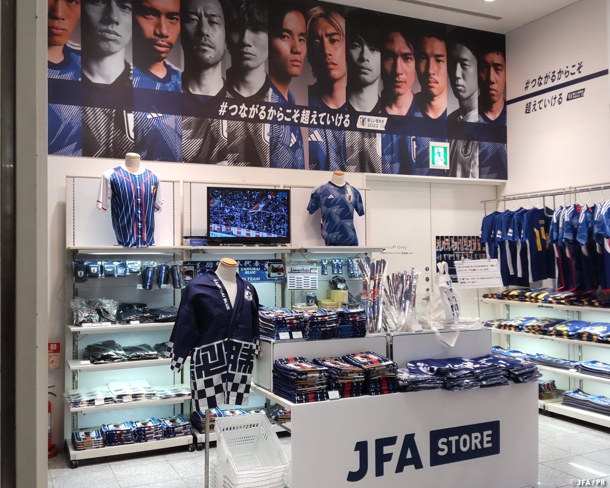 丸善丸の内本店 on Twitter: "RT @jfa_samuraiblue: /／ #サッカー日本代表 🔷 𝗣𝗢𝗣 𝗨𝗣 𝗦𝗧𝗢𝗥𝗘 情報🏬 \\ 『JFA STORE』丸の内オアゾ店が ...