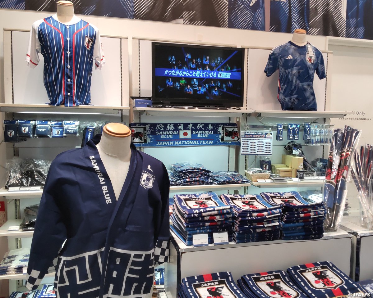 丸善丸の内本店 on Twitter: "RT @jfa_samuraiblue: /／ #サッカー日本代表 🔷 𝗣𝗢𝗣 𝗨𝗣 𝗦𝗧𝗢𝗥𝗘 情報🏬 \\ 『JFA STORE』丸の内オアゾ店が ...