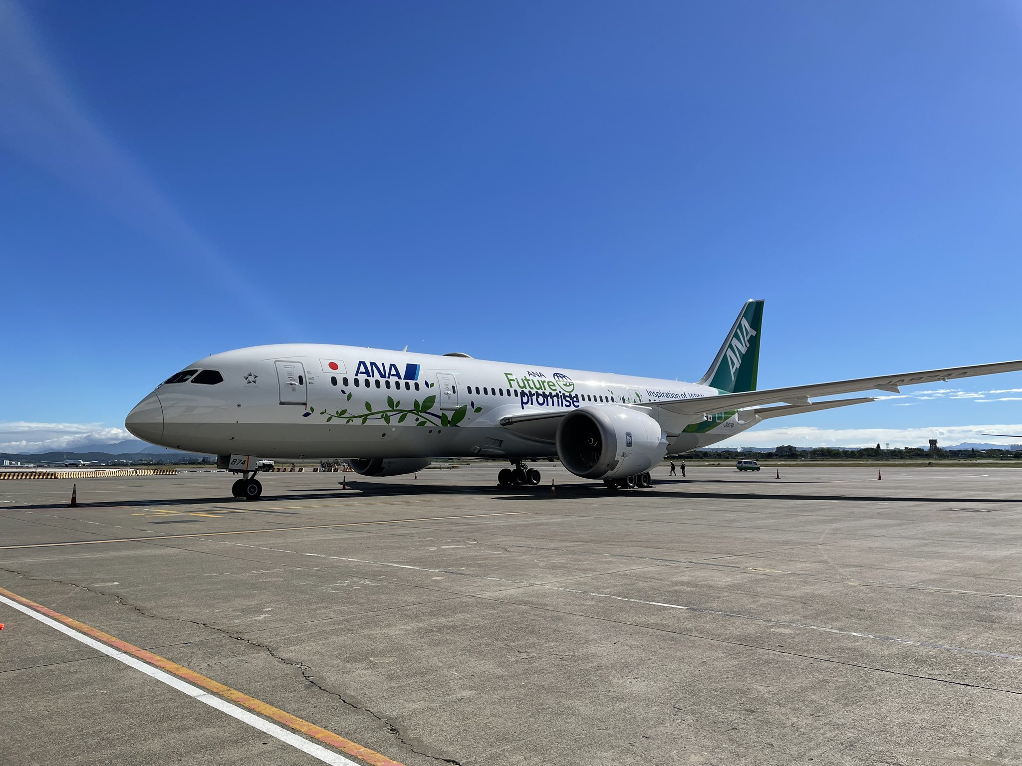 FlyTeam on Twitter: "いよいよ、「ANA Green Jet」の2号機「JA874A(機体記号)」が日本に向けて、出発します！ ＃台北桃園 #ANA #羽田空港 https ...