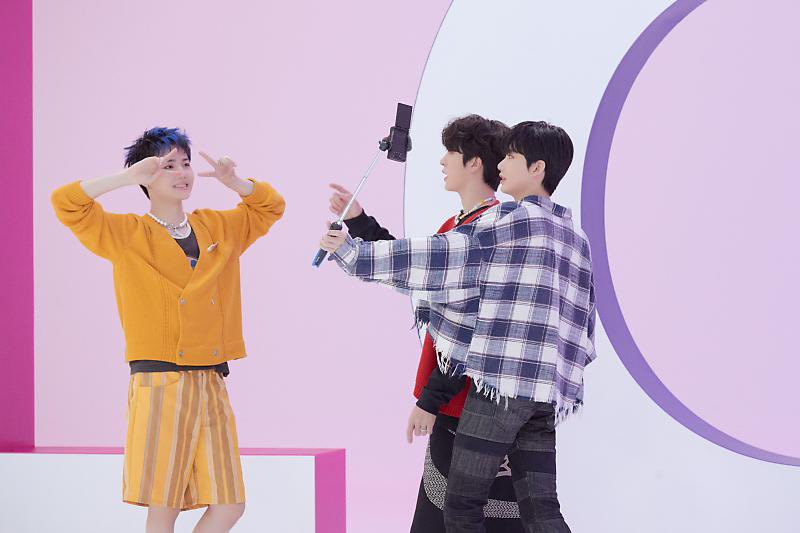 ً on Twitter: "— junkyu hello mv behind the scenes"