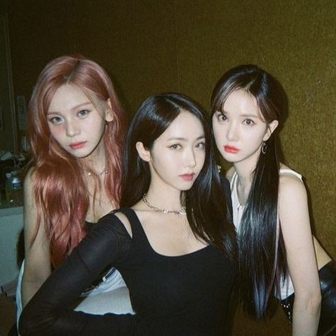 sinb source. 신비 on Twitter: "viviz girls are 24 & 25 now but they were ...