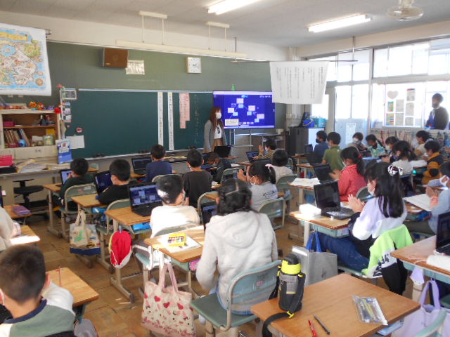 生駒市立生駒南小学校 On Twitter 119 県立教育研究所から指導主事の先生を迎え、授業研修会を行いました。今年度は、小学校6年間を系統立てて「書く力を鍛える」ため、国語科を中心