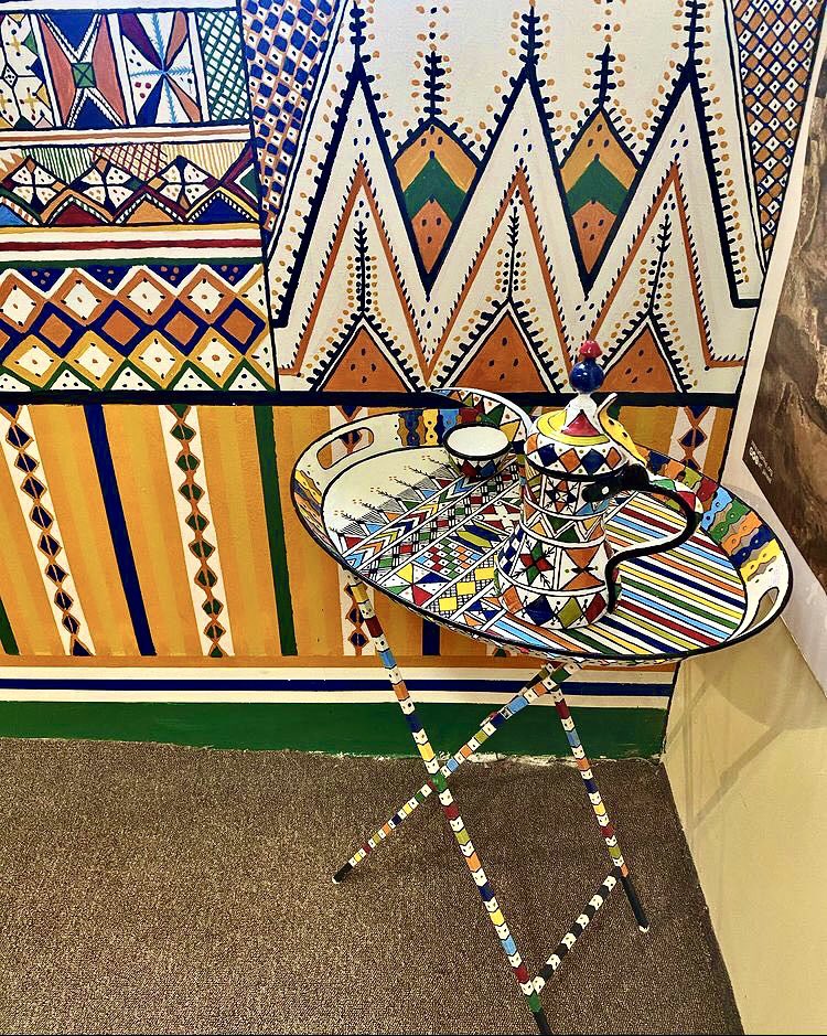 Al-Qatt Al-Asiri is an ancient and female art form in Saudi Arabia ...