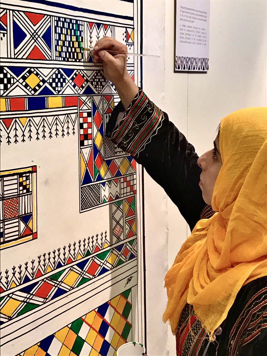 Al-Qatt Al-Asiri is an ancient and female art form in Saudi Arabia ...