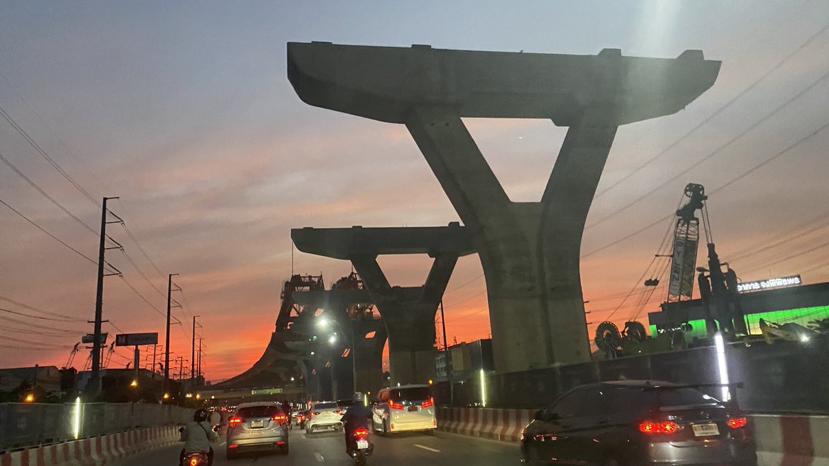 JS100 on Twitter: "RT @nipad3: เปลี่ยนบรรยากาศกลับทาง #พระราม2 บ้างเผิ่อจะโอแล้ว @js100radio"