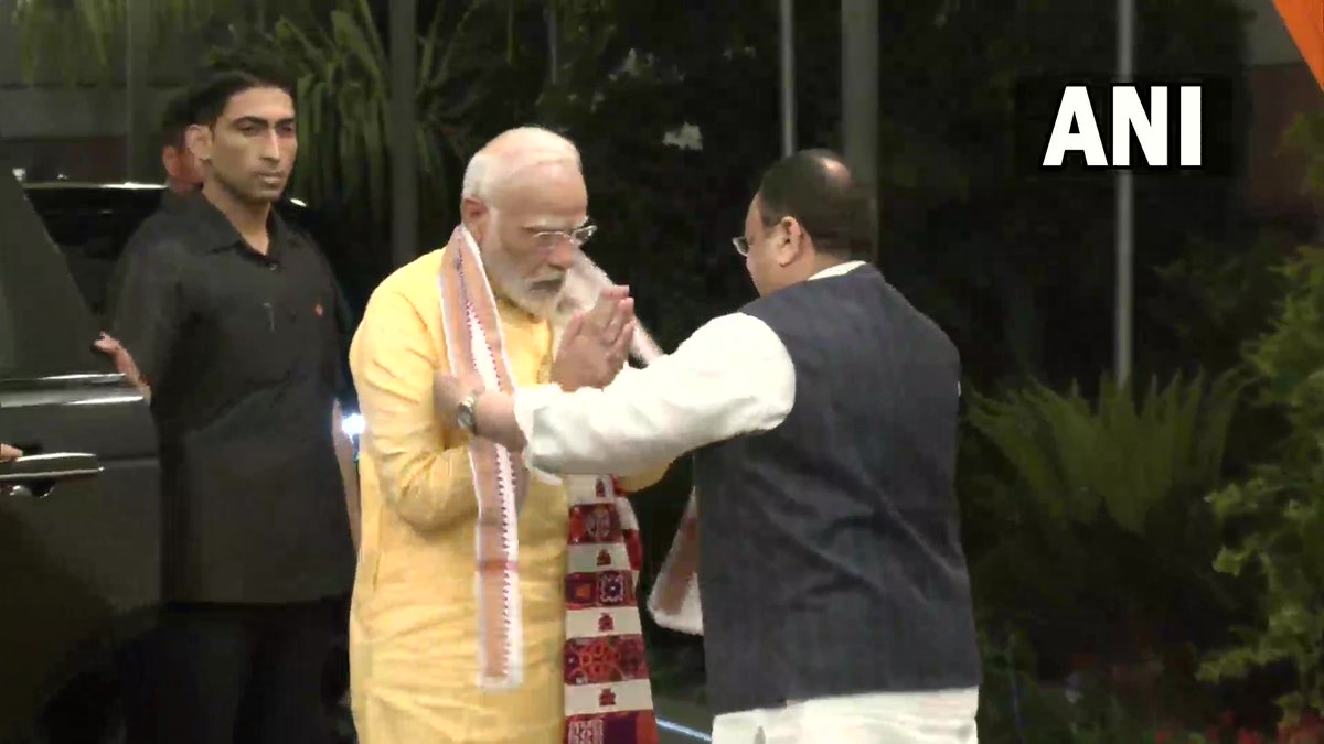 Ani On Twitter Delhi Pm Narendra Modi Arrives At Bjp Hq For The