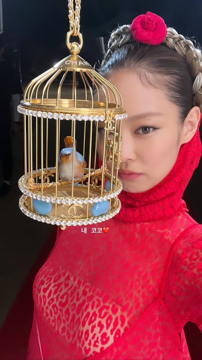 Artist Han Ah Reum held an art exhibition in Seoul one of her (could be ...