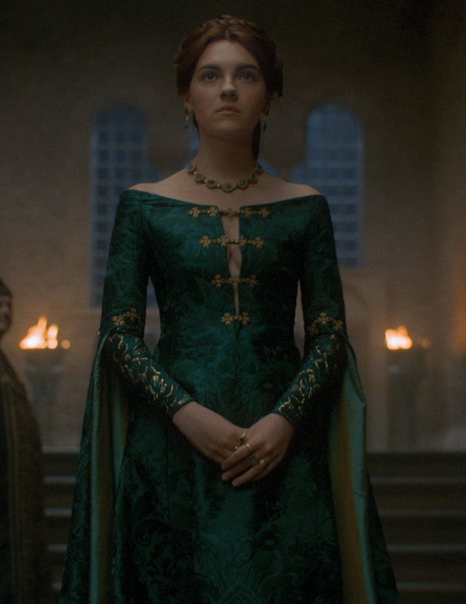 Reality Television on Twitter: "RT @HOTDsource: THE GREEN QUEEN 💚"