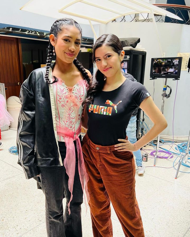 MARISOL on Twitter: "NO ESTOY SOPORTANDOOOOOOO, QUE SE VIENE CON MI #CRISLY????? #AFHS https://t ...