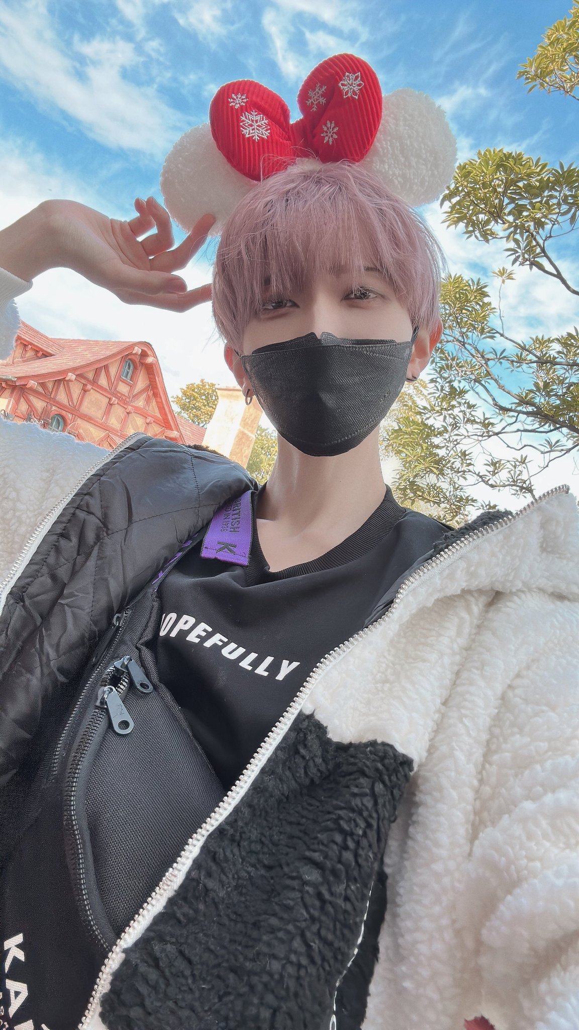 aky🫧 on Twitter: "今日は友達と陸 ️クリスマスすごいかわいくてめちゃくちゃ浮かれてる🎄🔔 https://t.co/GGXwXFRsrs" / Twitter