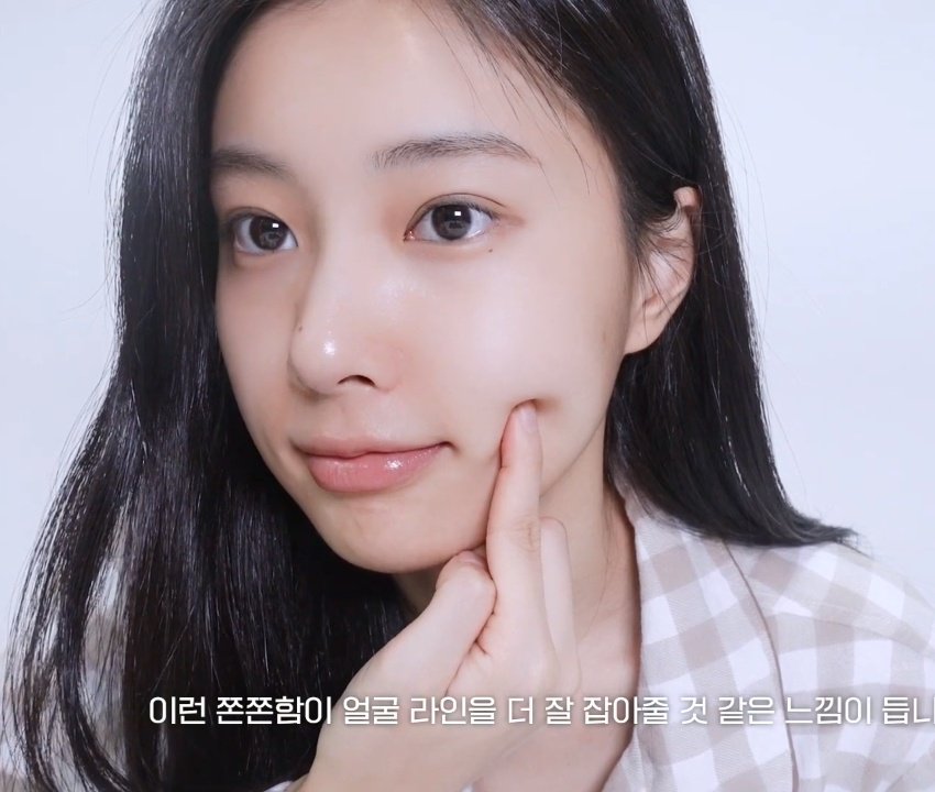 hyewon pics ☁️ on Twitter: "soft cheek control"