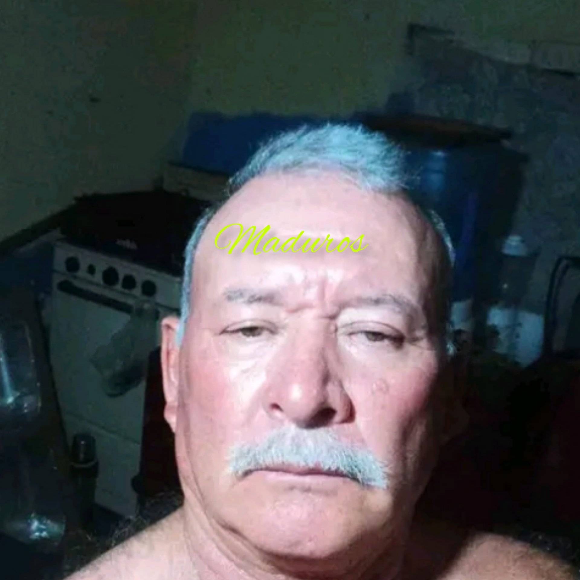 Samuel Yañez on Twitter: "😍😍😍😍Este papi está bien chulo como me encantan los hombres mayores así ...