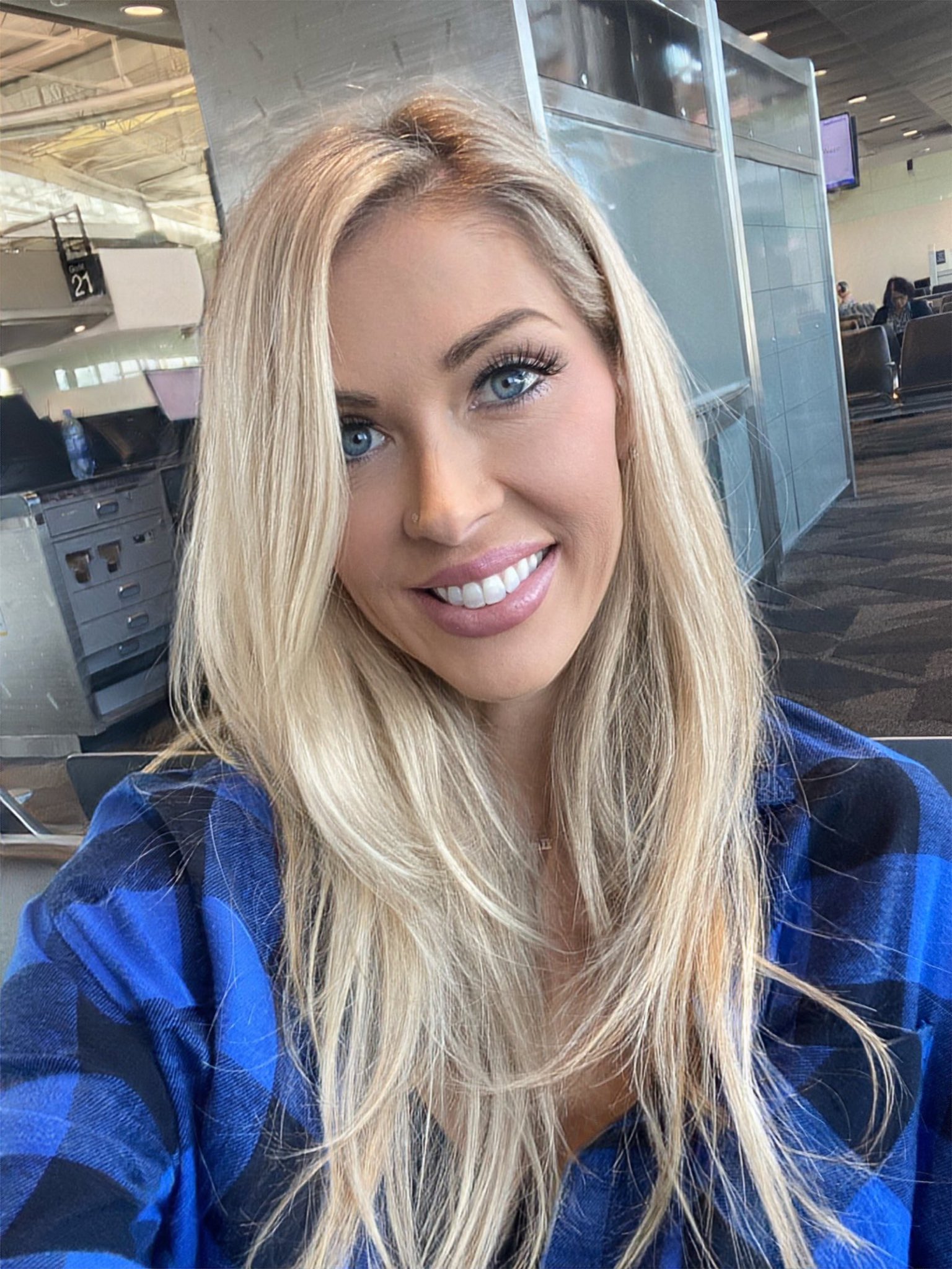 Holly Hotwife Top 006 Exxxotica Nj 1020 23 On Twitter Ready To Fly Thehotwifetour