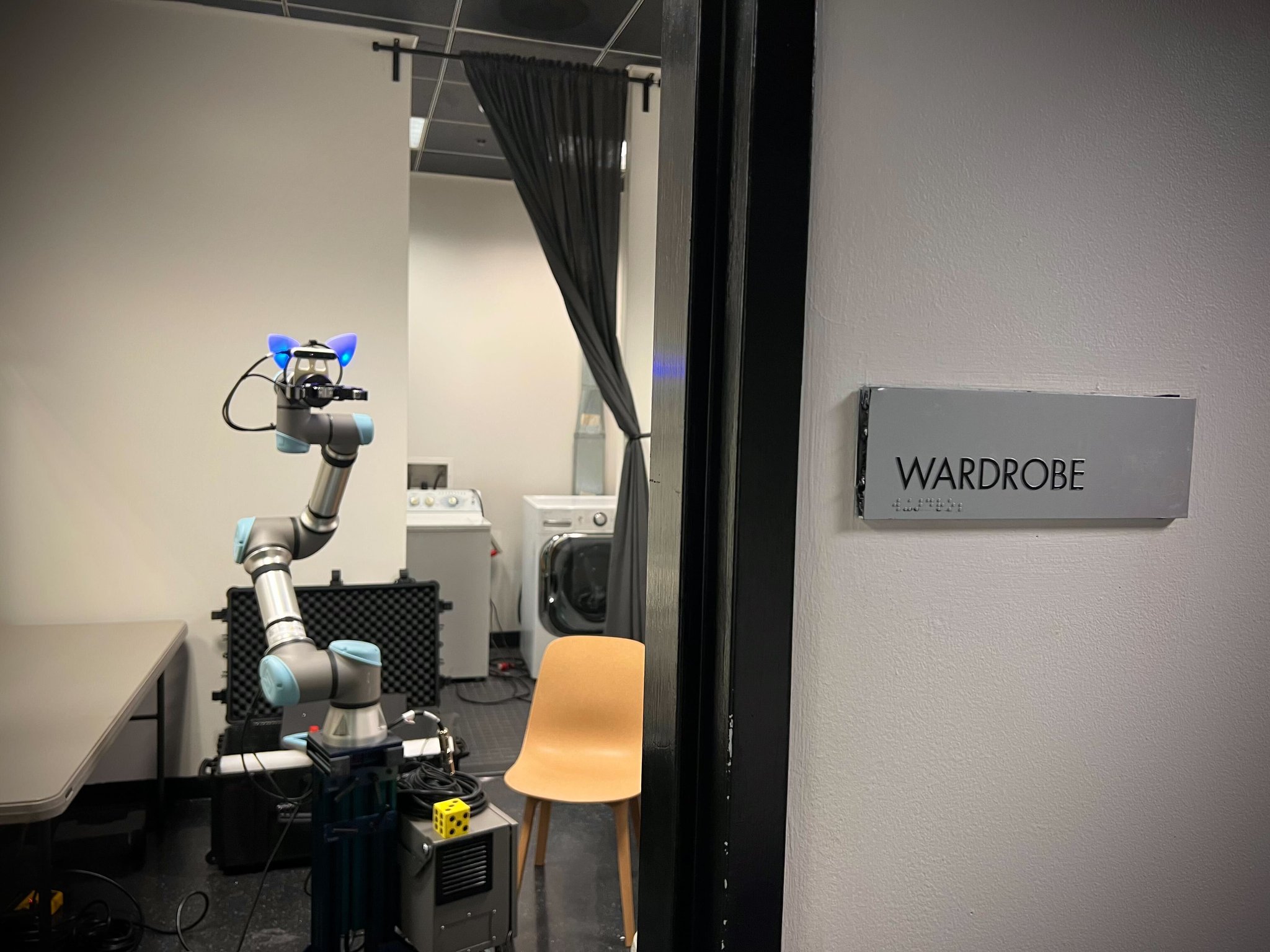 GitHub on Twitter: "The speakers are getting ready in wardrobe and make-up. Join us live in 28 ...