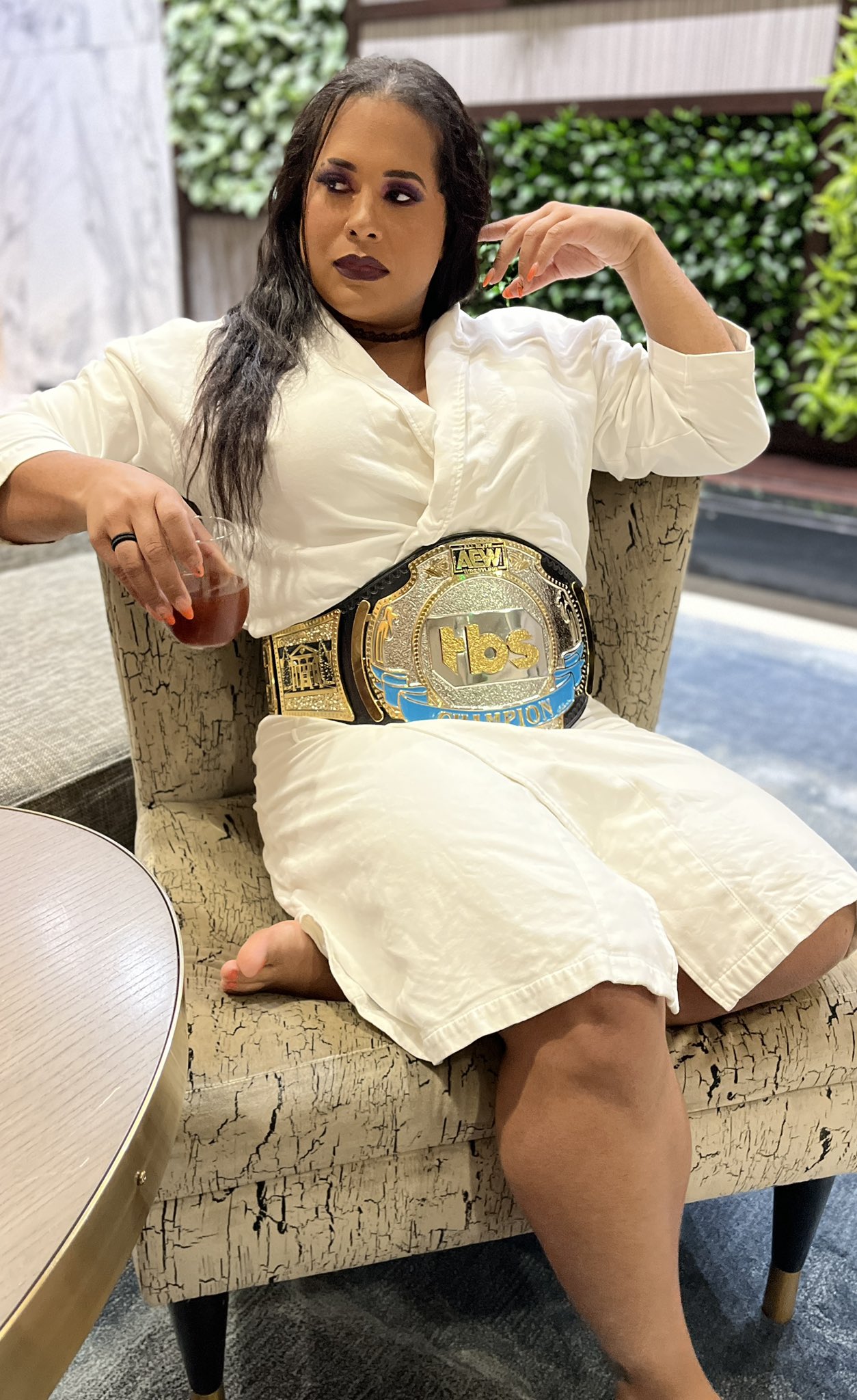 🪓NYLA ROSE🥀 on Twitter: "This hotel room is CRAZY nice!!! Only downside is random people keep ...