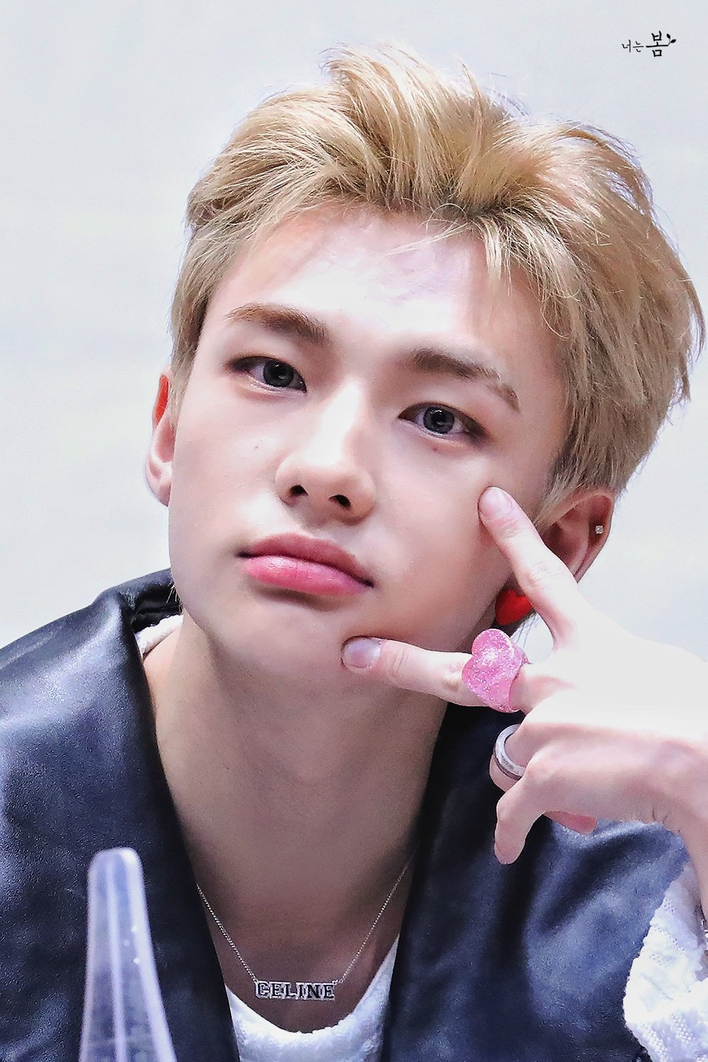 hyunjin pics on Twitter: "221016 #HYUNJIN #현진 https://t.co/pmNzTrnux8" / Twitter