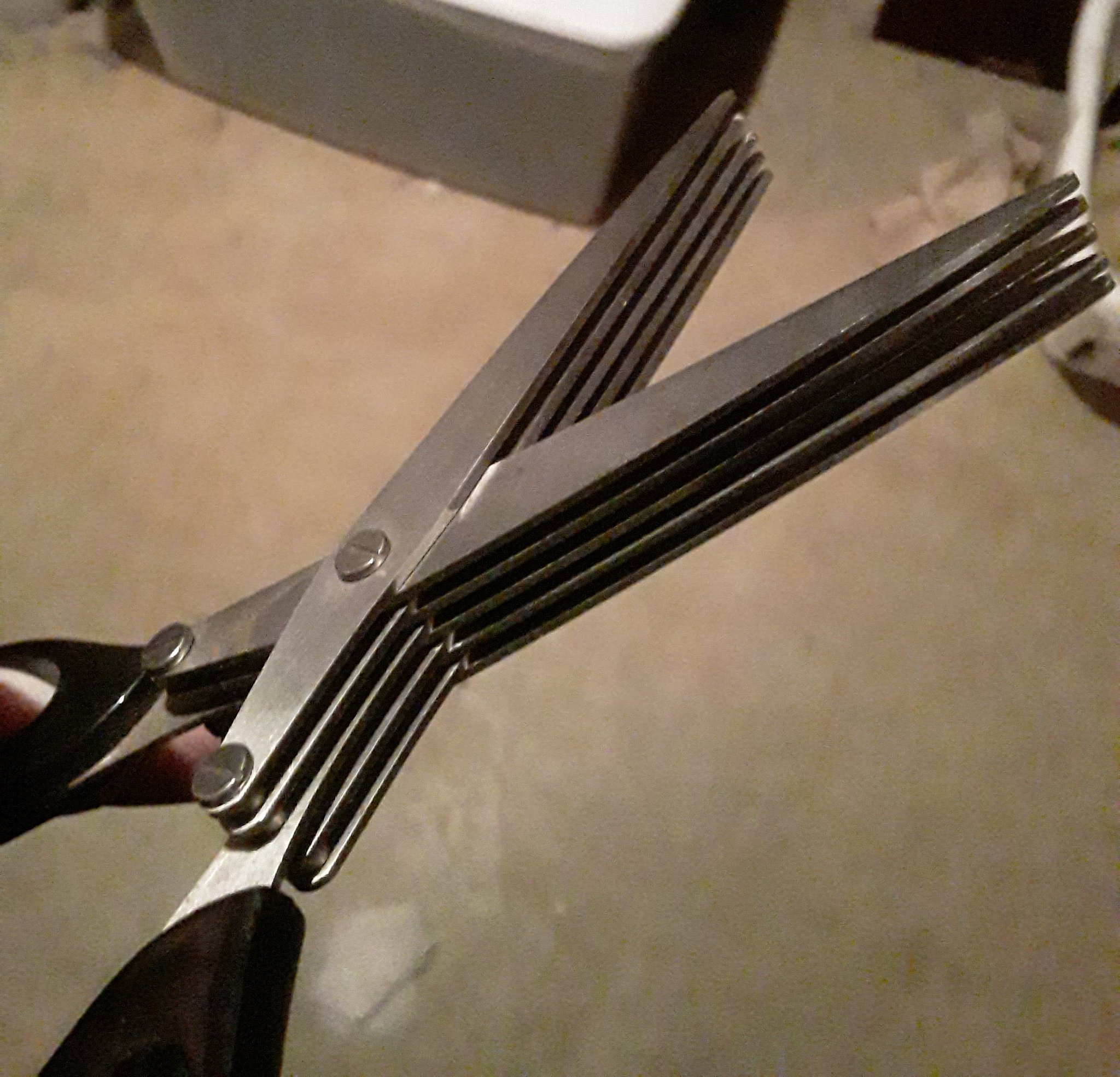 LampP0st 💙💛| Commissions: GOING THROUGH QUEUE on Twitter: "Just found these cursed scissors in ...