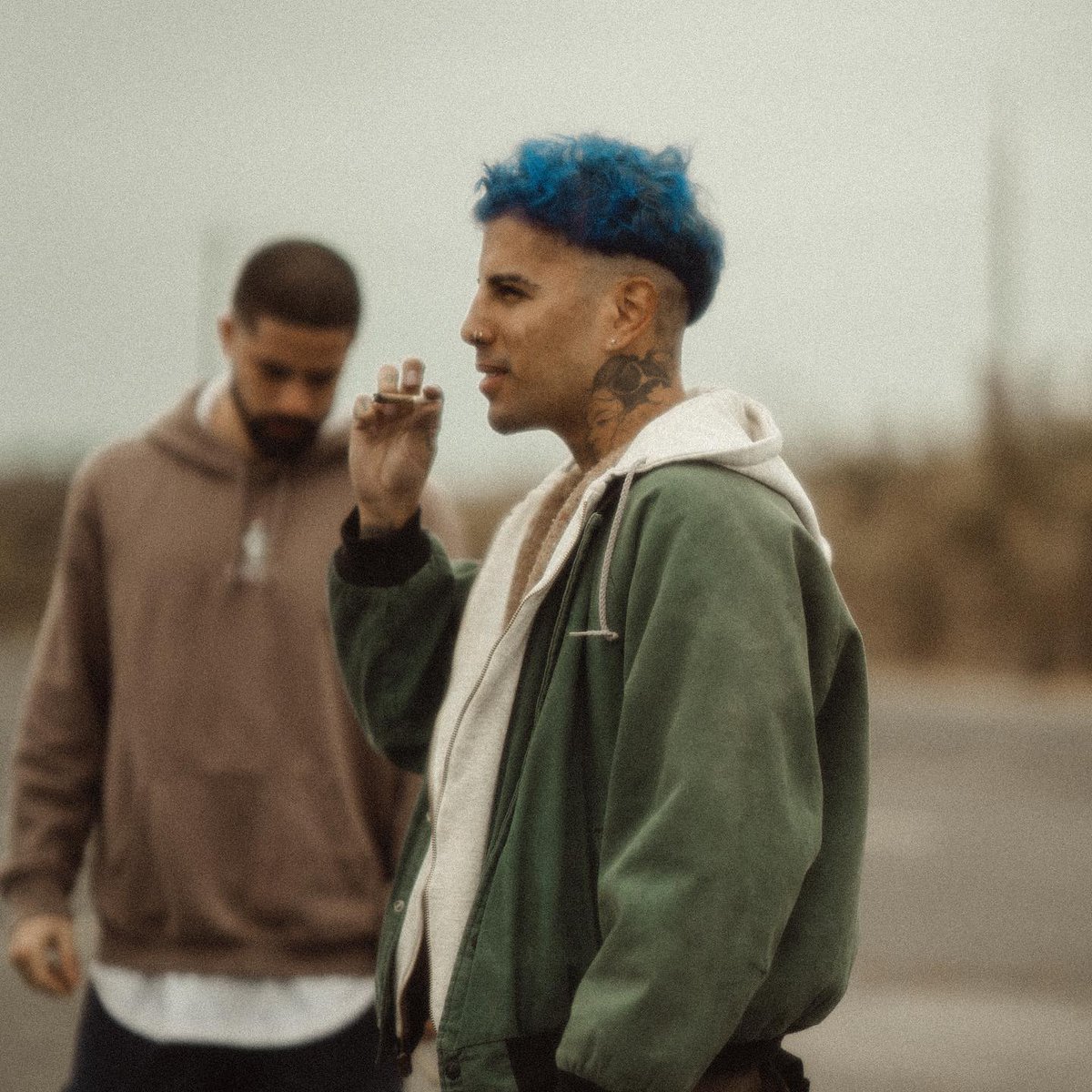 Rauw Alejandro Daily on Twitter: "Rauw Alejandro para el video de "LEJOS DEL CIELO"."