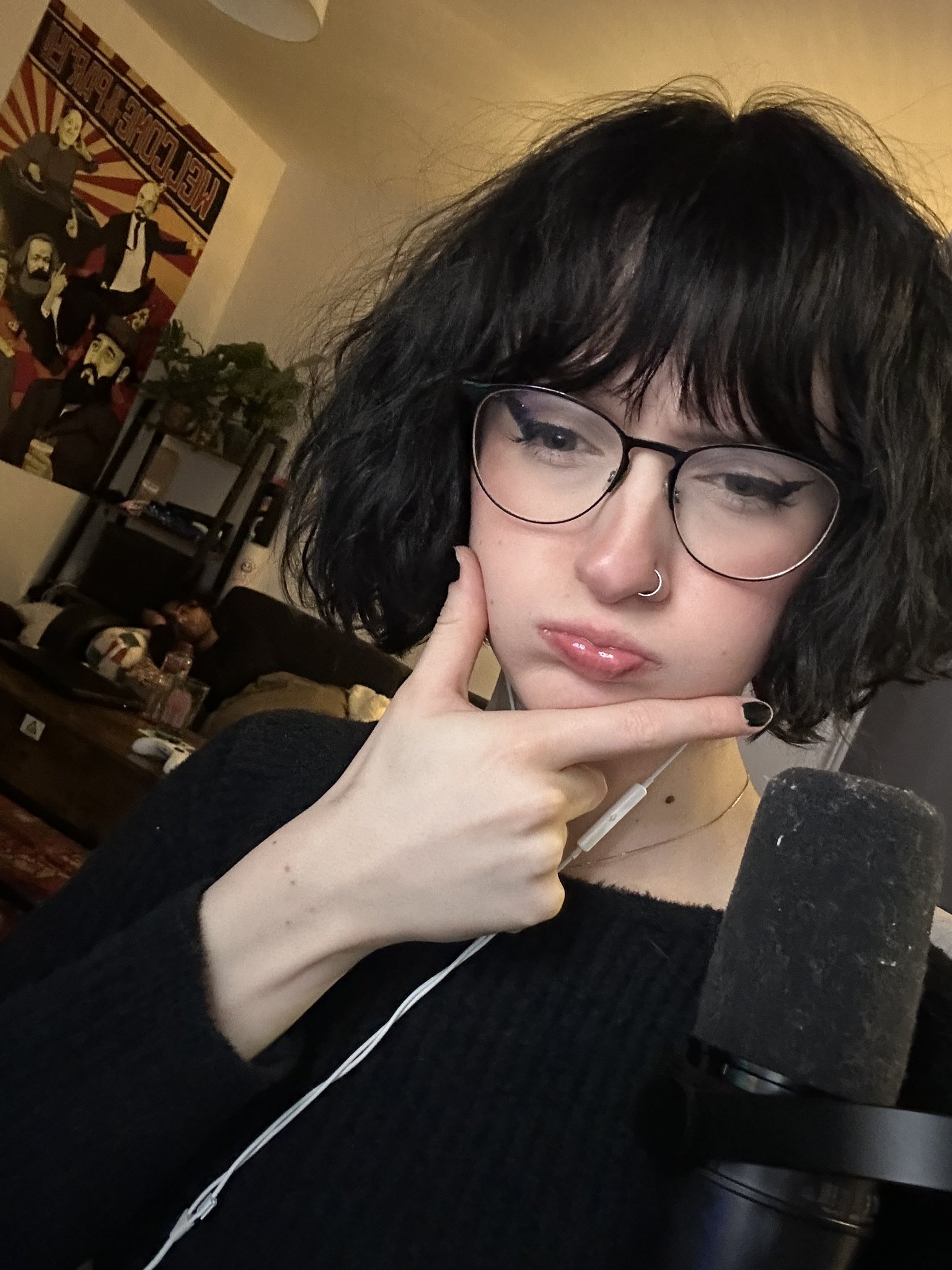 pierbi on Twitter: "there is a dead corpse on my sofa 😍😍😍 https://t.co/VAA5Zrp8Am" / Twitter