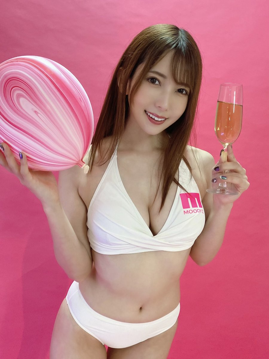 MOODYZ【公式】 on Twitter: "🎀 #MOODYZキャンペーン2022 🎀 \オフショット公開💖／ はたちゃんの水着姿をお届けっ💫 シャンパン片手にオシャレに乾杯っ🥂💕 特設 ...