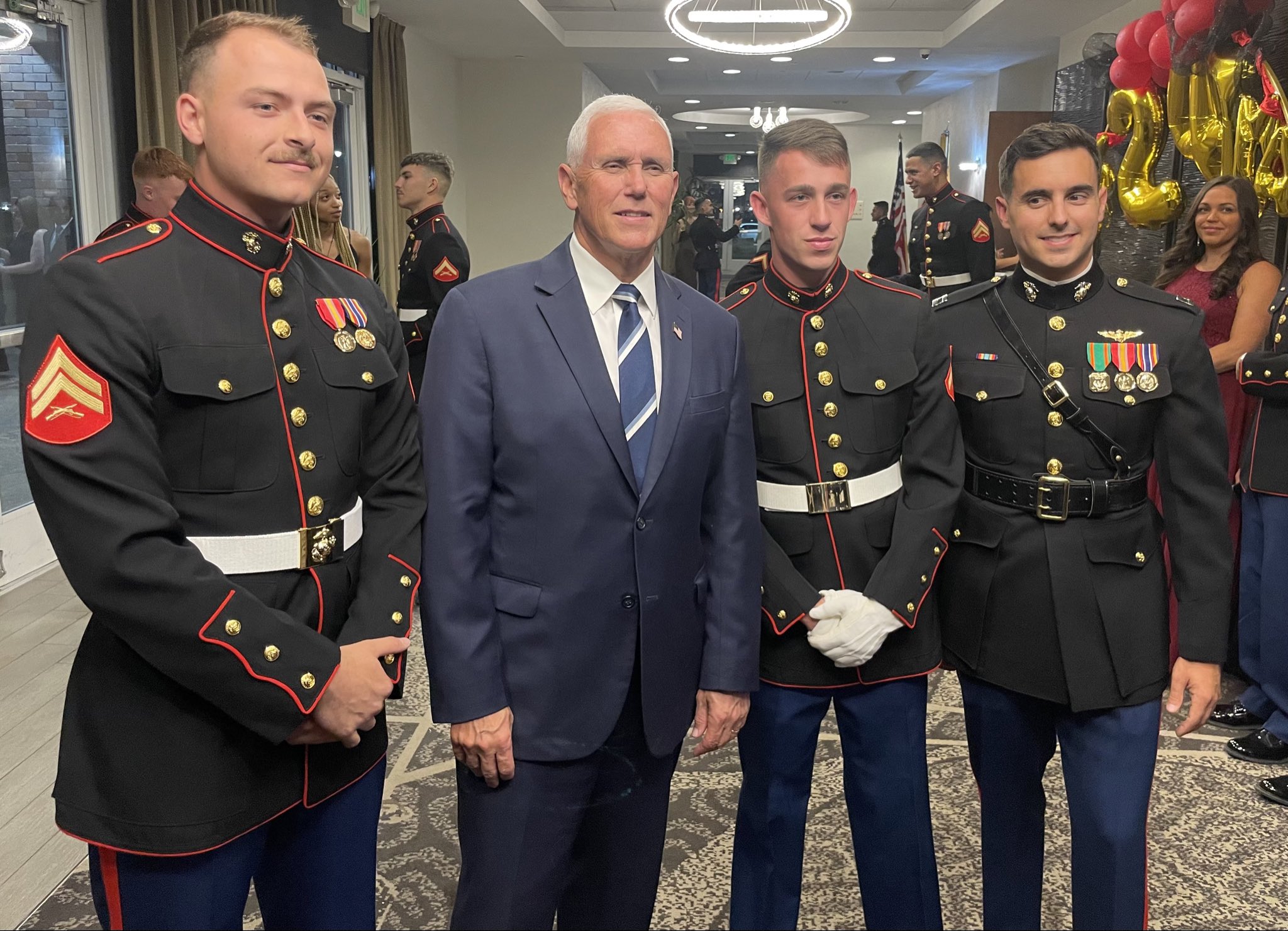 Mike Pence on Twitter: Mike Pence on Twitter: