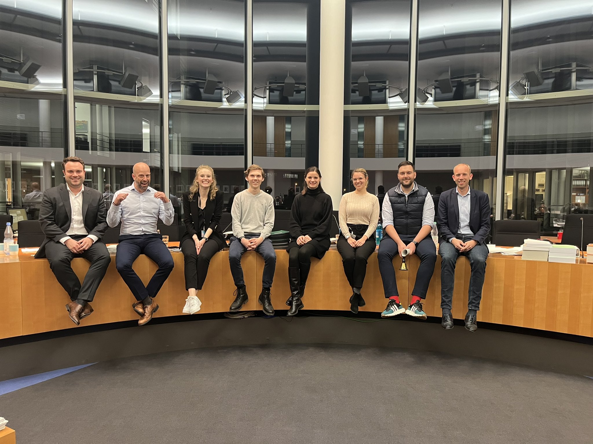 toto on Twitter: "das große glück im besten team der welt zu arbeiten. wochenlang und teilweise ...