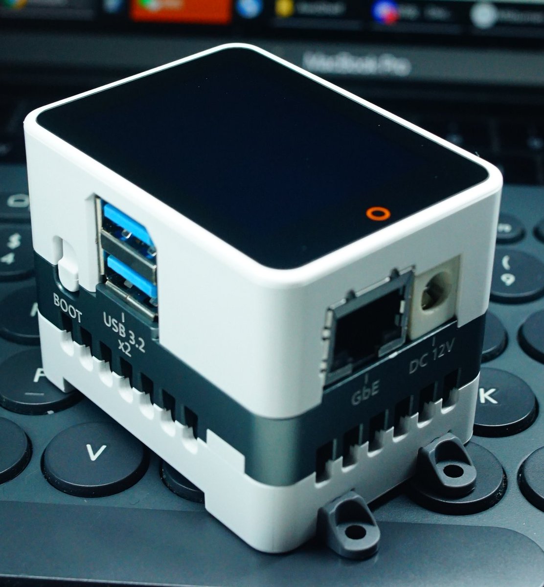 M5Stack on Twitter: "CM4Stack in white?"