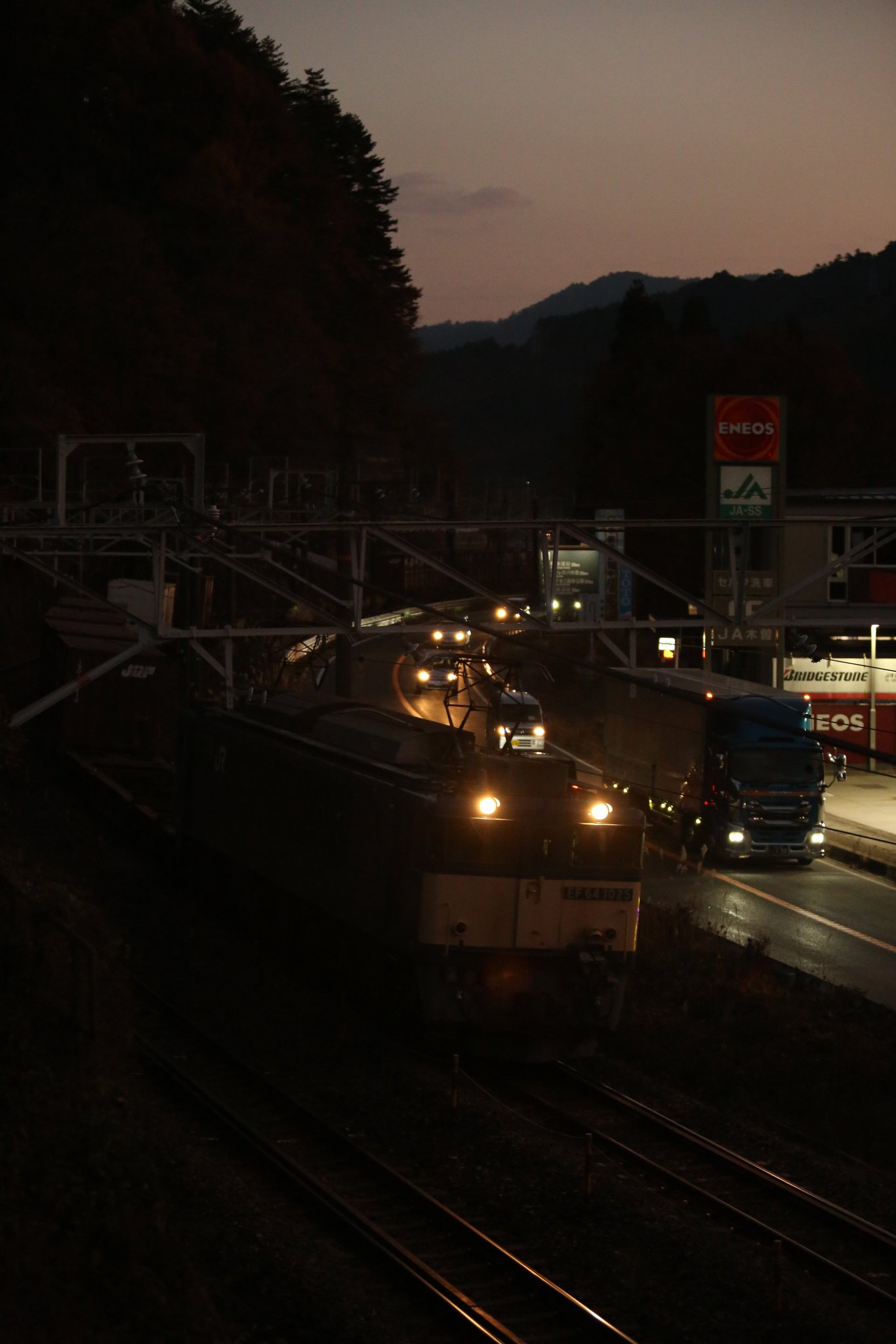 ばぶむし on Twitter: "EF64 1000 81ﾚ 定通です #EF64 https://t.co/PfT6WMQyWD" / Twitter