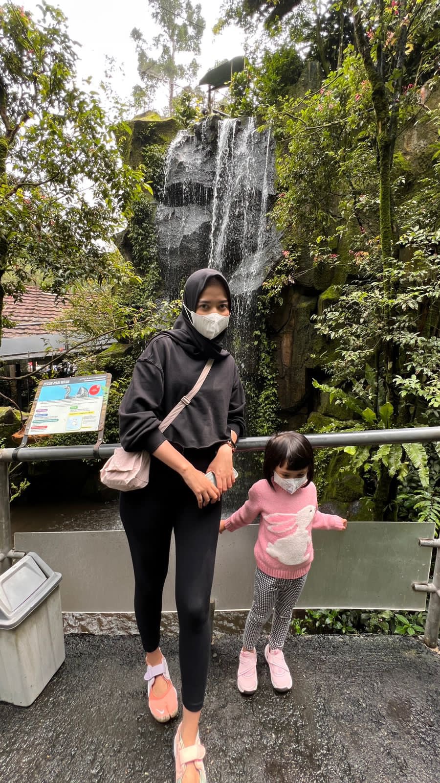 HLR🌻 on Twitter: "@Askrlfess Lah gua pake croptop, ya pake inner lagi aja banyak woy wq https ...